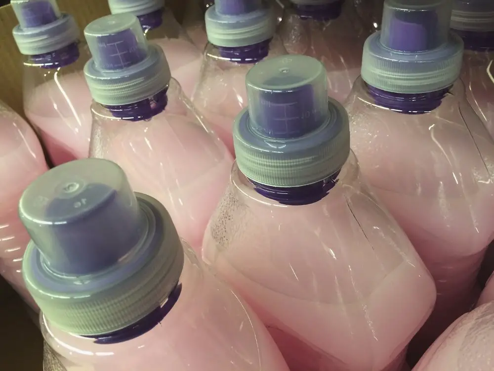 Crea il tuo ammorbidente fatto in casa ed ecologico con 3 ingredienti che hai già in casa - Il ...